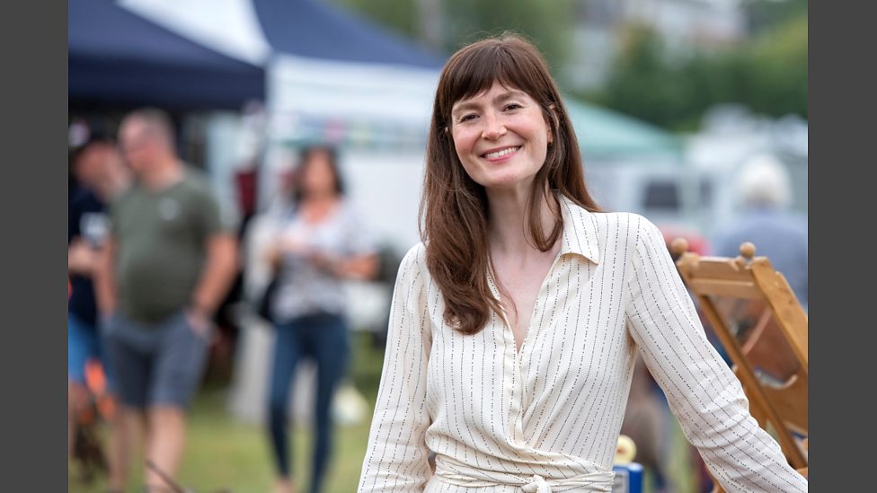 BBC One - Bargain Hunt, Bargain Hunt’s 20th Birthday – The Experts ...