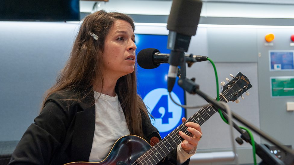 BBC Radio 4 - Loose Ends, Irvine Welsh, Hal Cruttenden, Pearl Chanda ...