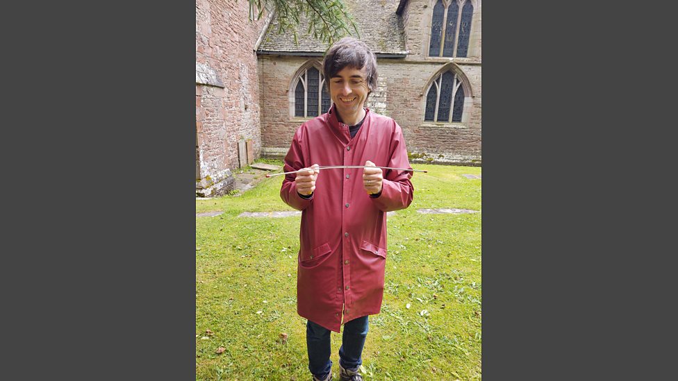 BBC Radio 4 - The Witch Farm, The Witch Farm - Danny Robins learns dowsing