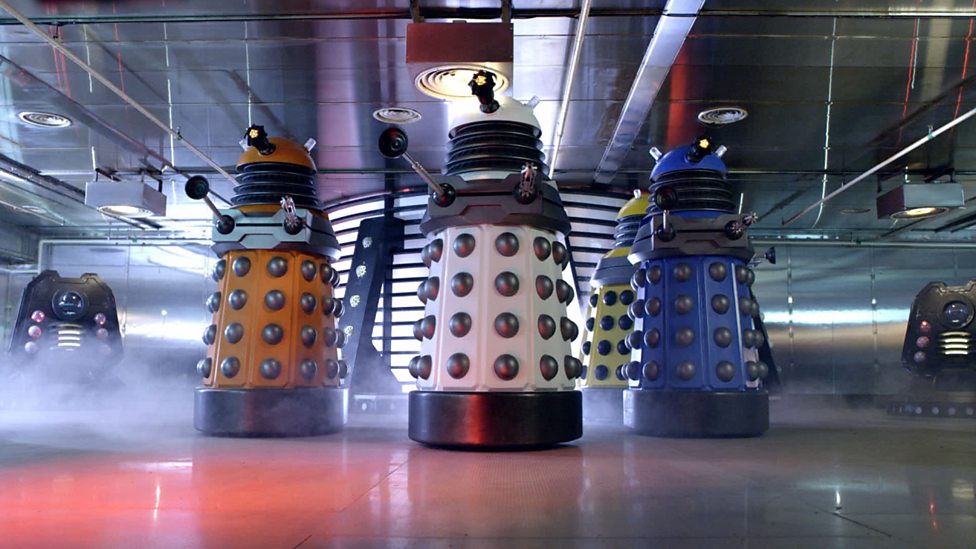 Dalek B&M 2023 The History Of The Daleks #16/17 Gold And Black Daleks