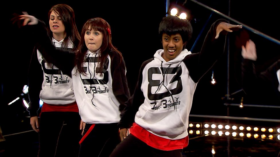 The 'happy feet' technique in house dance - BBC Teach