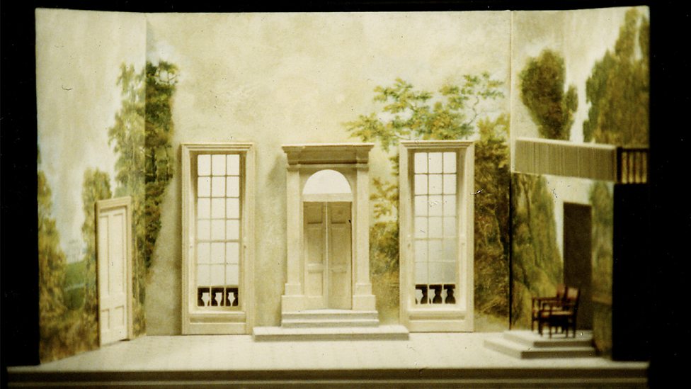 Selecting the set - Theatre design - GCSE Drama Revision - WJEC - BBC ...