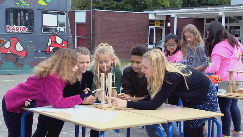 KS2 Art and Design / DT: Designing packaging for soft fruit using 3D ...