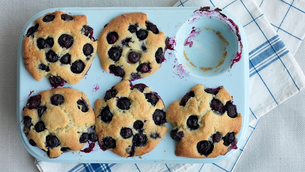 How to incorporate cooking and baking into your child’s day - BBC Bitesize