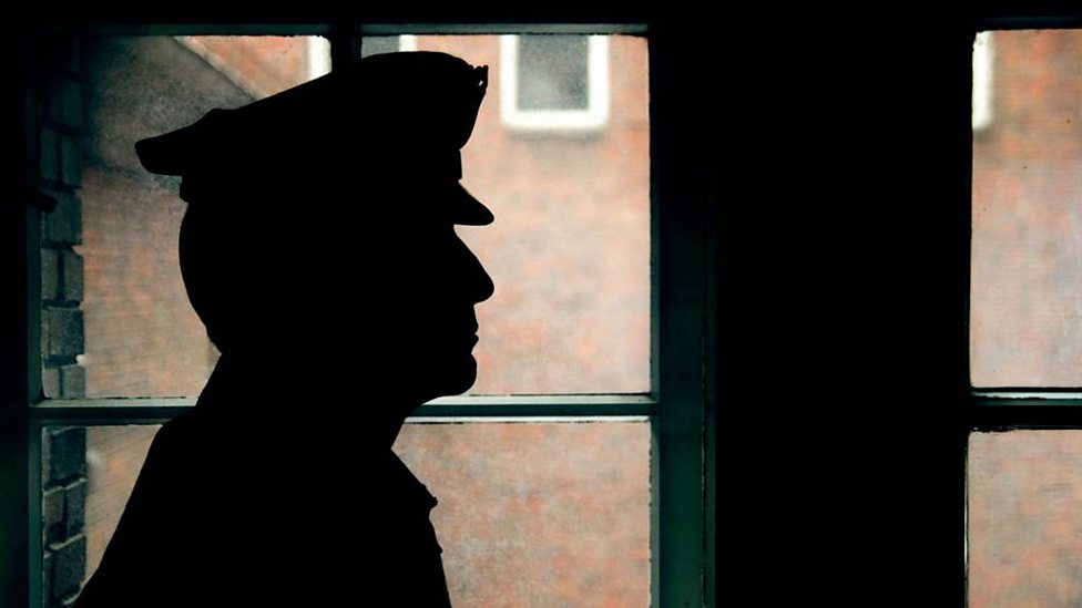 Are prison officers smuggling drugs to prisoners? - BBC Three