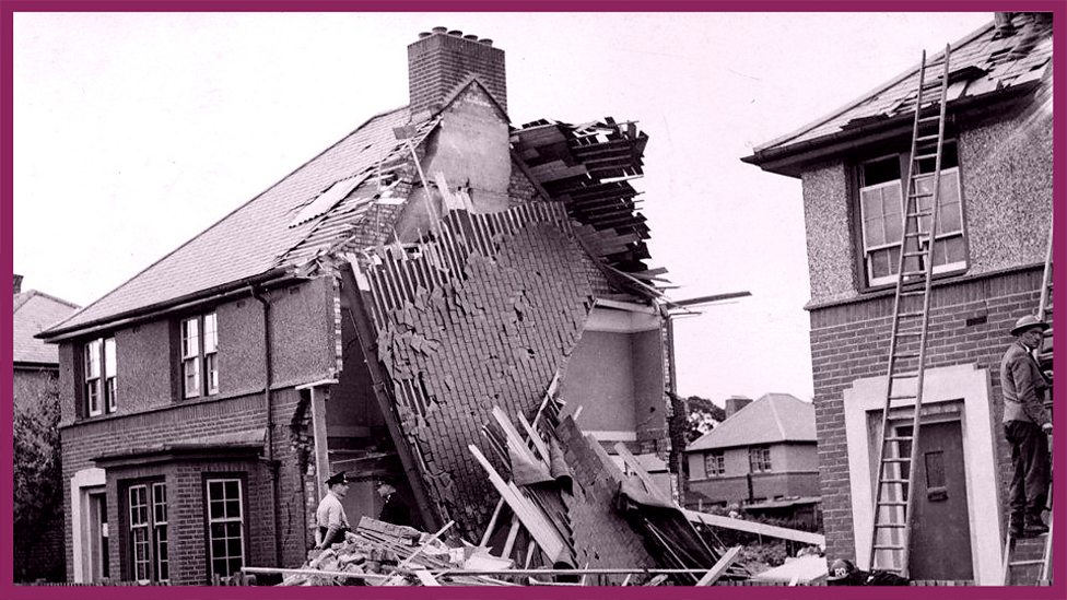 Primary History KS2: WW2 Clips. Gas mask drill at primary school - BBC ...