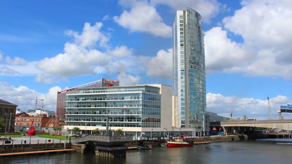 Issues facing inner city areas in MEDCs - CCEA - BBC Bitesize