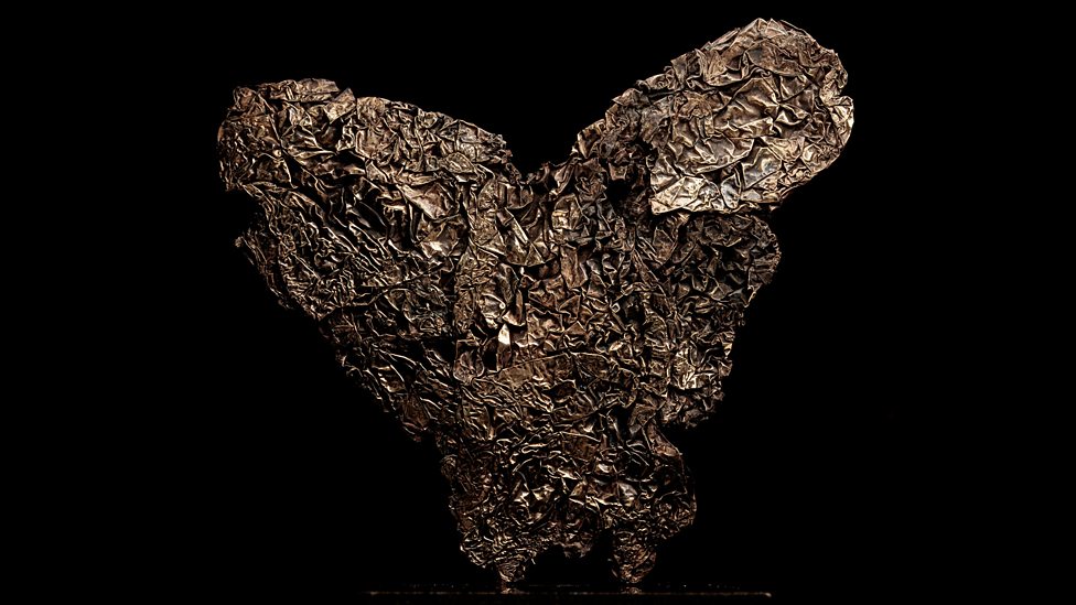 This artist is creating sculptures out of women’s domestic abuse scars ...