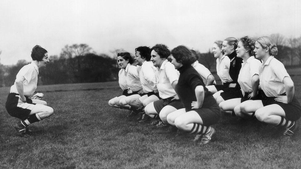 What impact did WW1 have on women's football? - BBC Bitesize