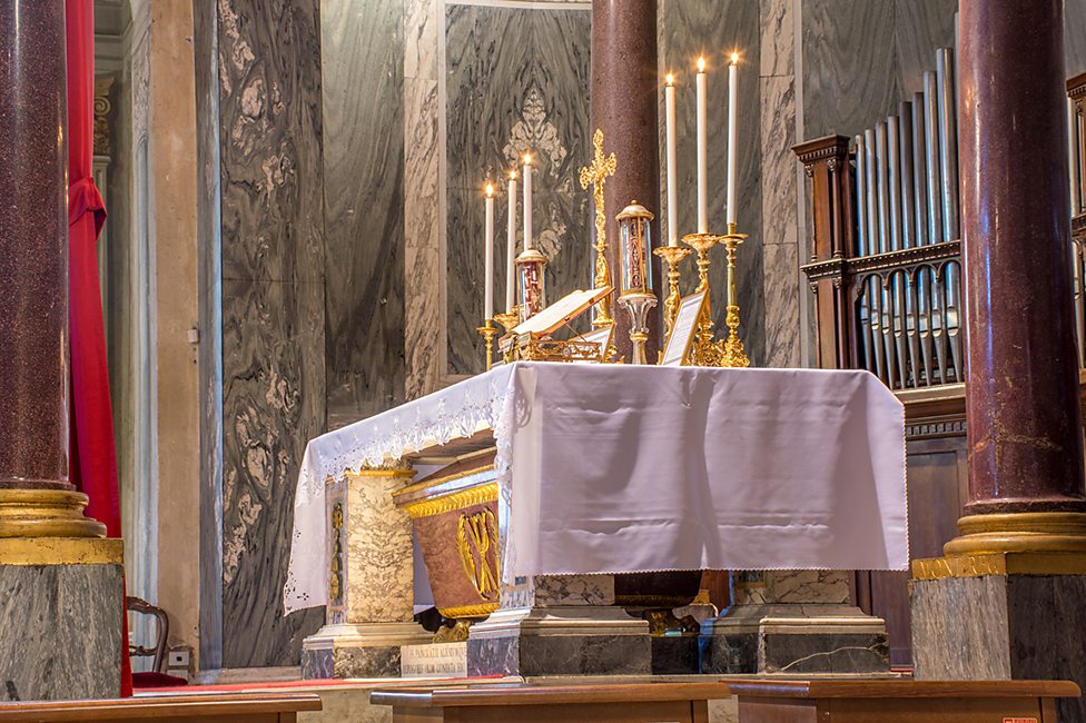 Features of a Catholic church - Special places - GCSE Religious Studies ...