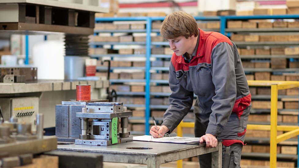 Engineering - Functional Skills English (Levels 1 and 2) - BBC Bitesize