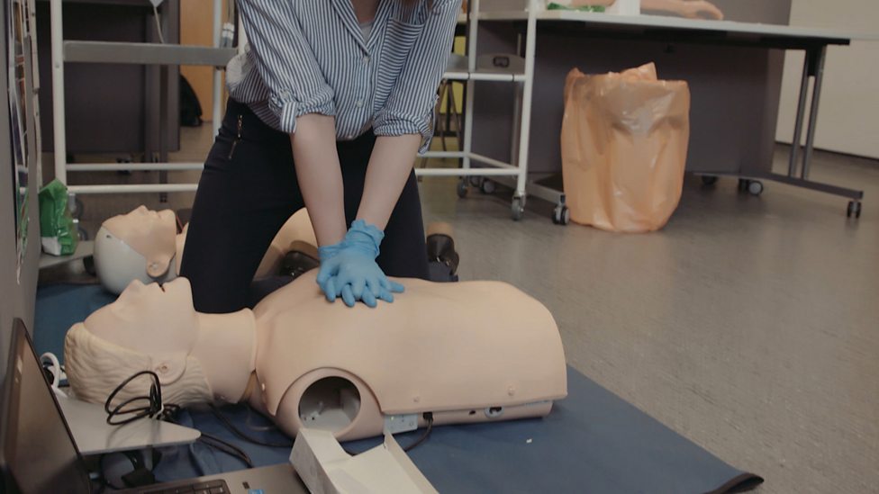 How to become a 999 call taker: Laura's story - BBC Bitesize