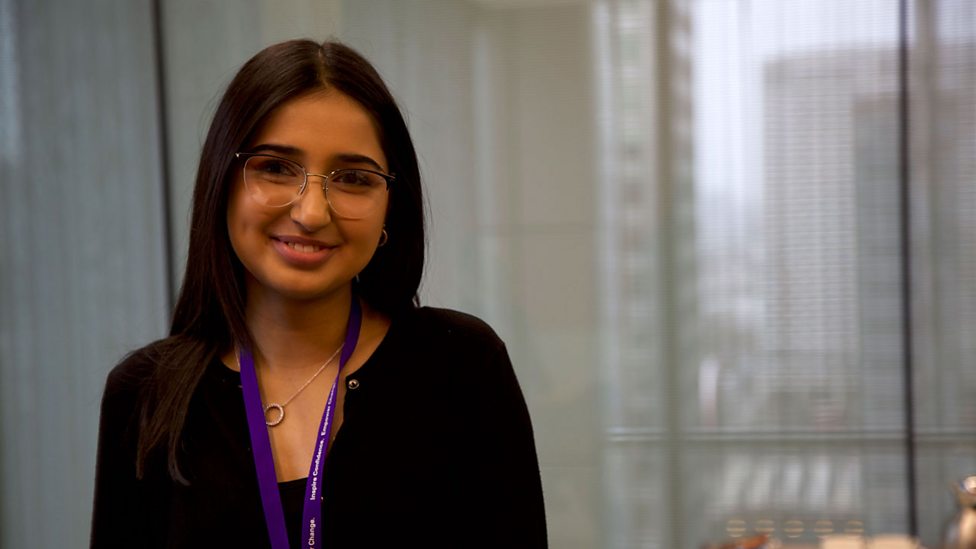 Secretary jobs: What qualifications do I need? - BBC Bitesize