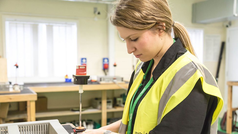 How to become a tendering engineer: Alice's story - BBC Bitesize