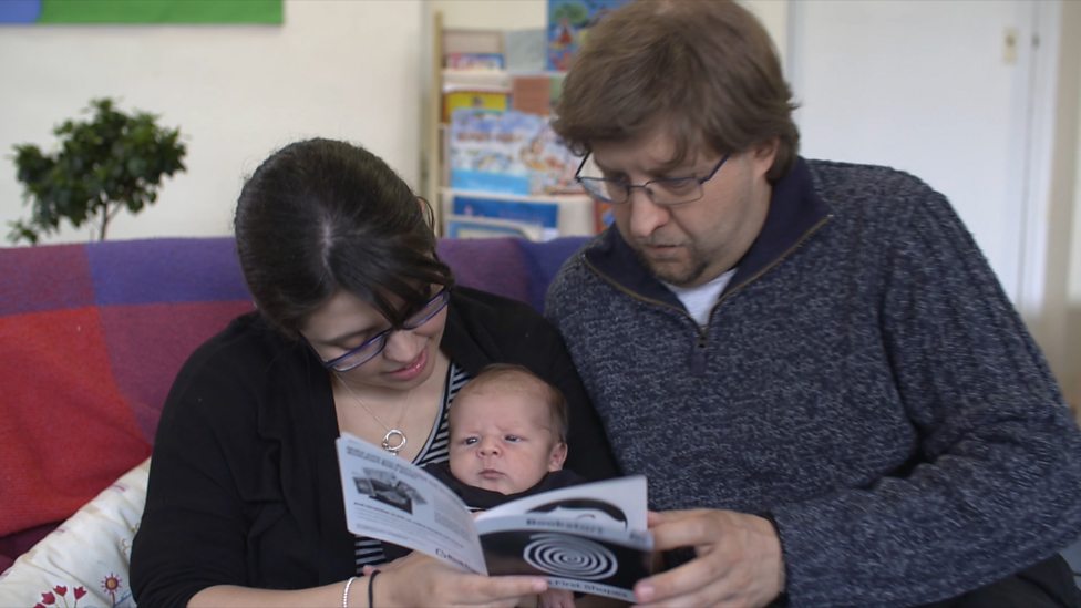 How to make the most of your Bookstart baby packs. - BBC Tiny Happy People