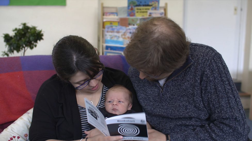How to make the most of your Bookstart Newborn pack - BBC Tiny Happy People