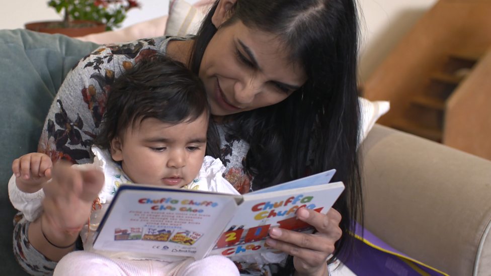 How to make the most of your Bookstart Baby pack - BBC Tiny Happy People
