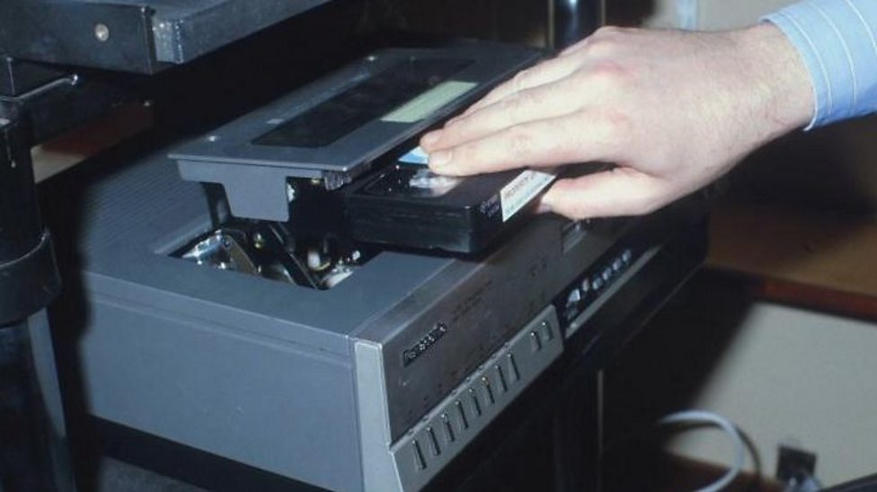 The 80s gadgets that were stranger things at the time - BBC Bitesize