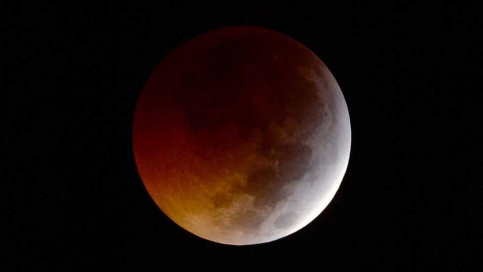 Moon landing: what do we get wrong about the moon? - BBC Bitesize
