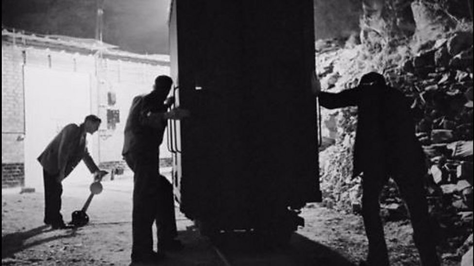 WW2: How did an elephant beat the Belfast Blitz? - BBC Teach