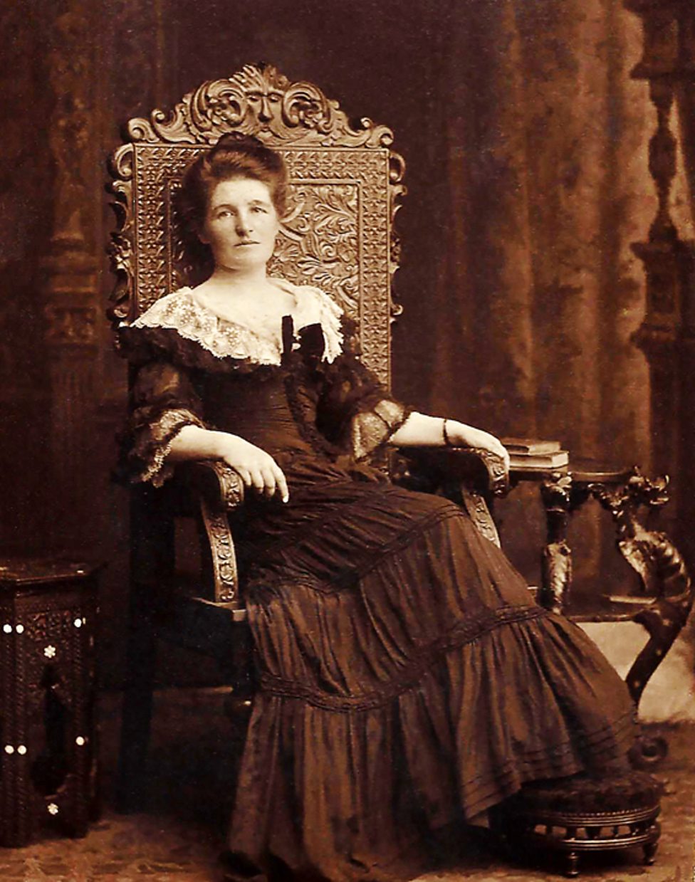 Dr Elizabeth Bell - BBC Bitesize