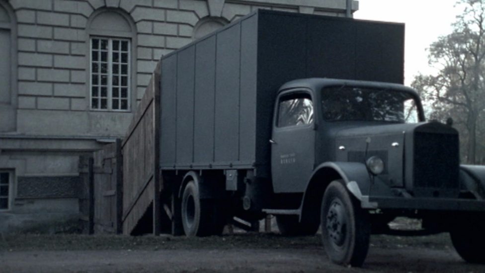 Holocaust Memorial Day 2025 resources - BBC Teach