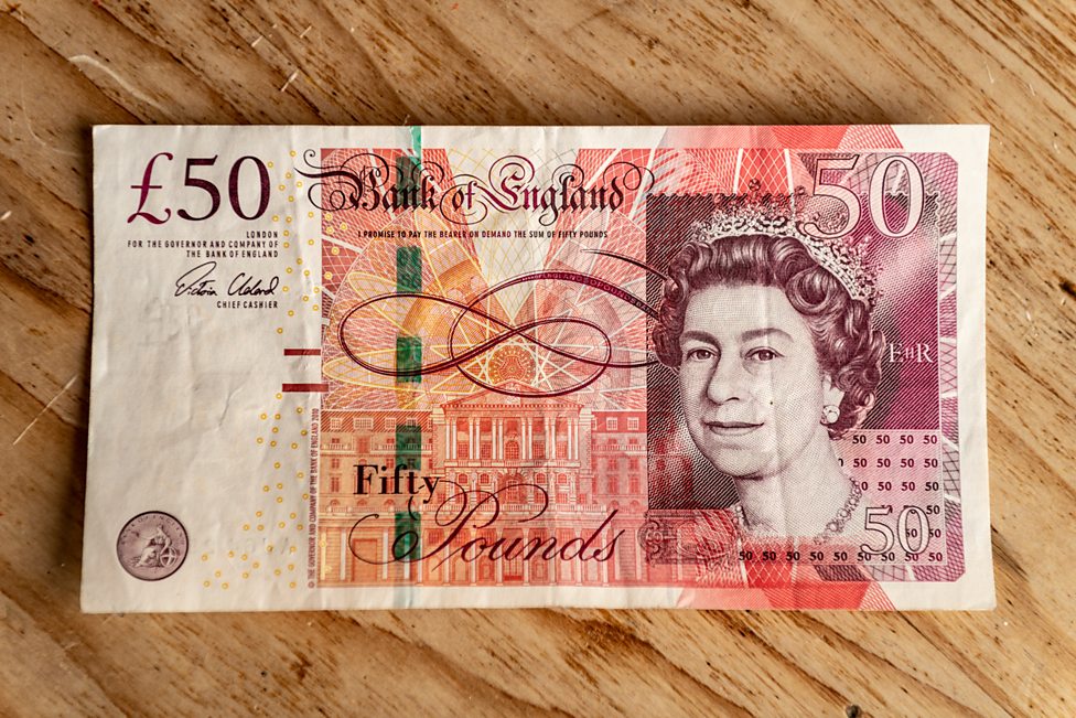 Money values - Money management - GCSE Irish – Learners (CCEA) Revision ...