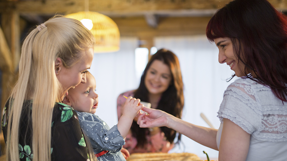 What is co-parenting? Expert advice on how to co-parent positively ...