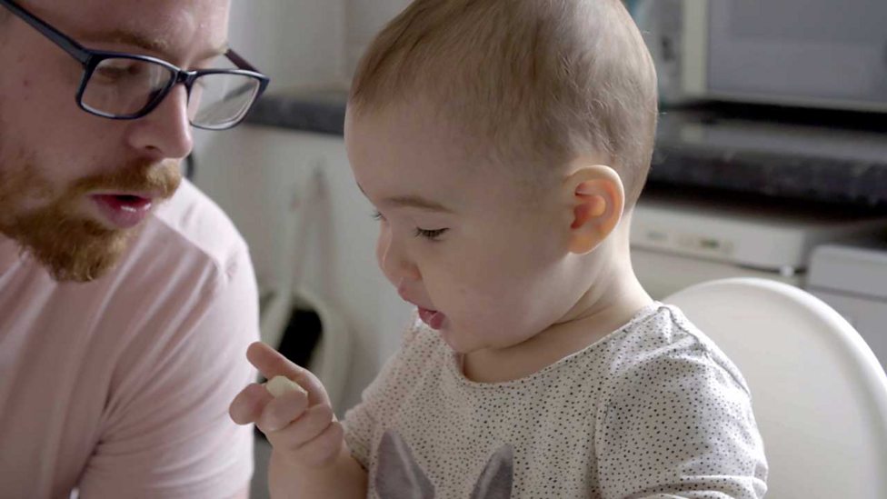 Teaching babies about faces - BBC Tiny Happy People