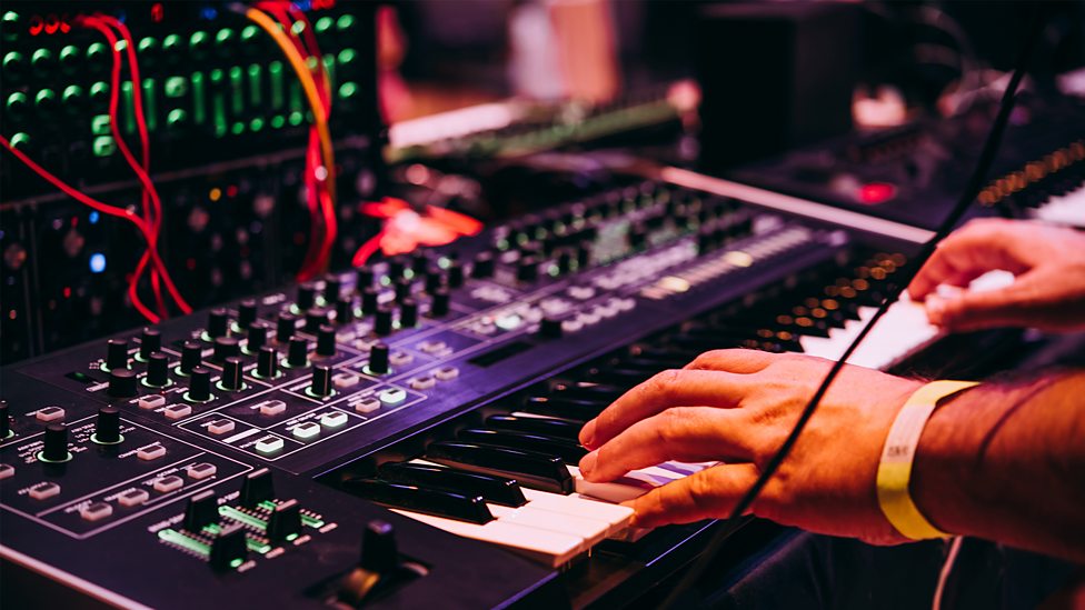 Electronic music - KS3 Music - BBC Bitesize