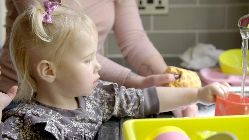 Why Do Toddlers Go Through A Naming Explosion? - BBC Tiny Happy People