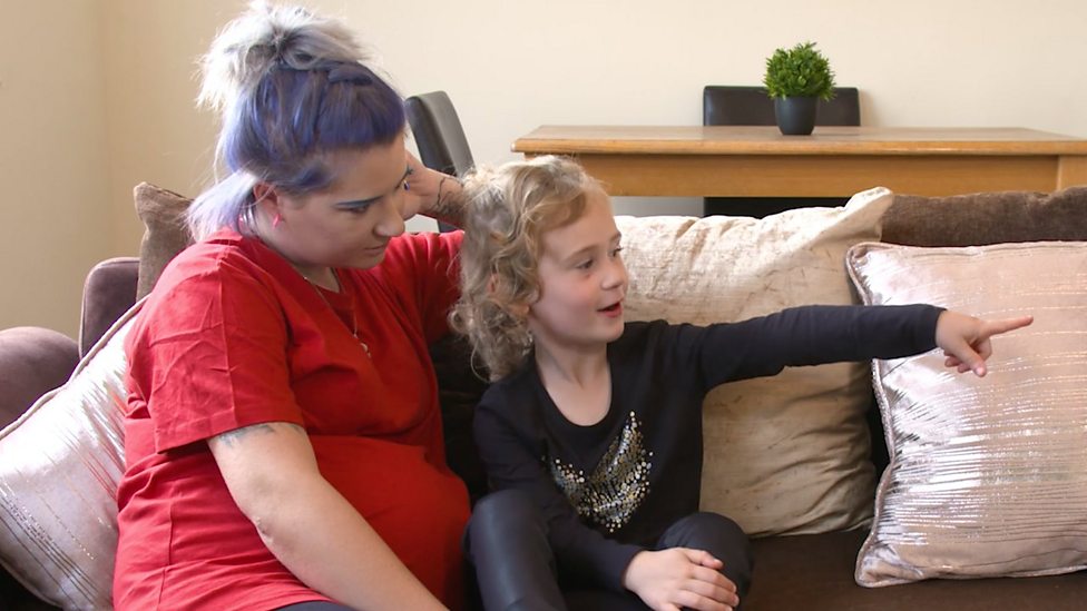 How to play hopscotch: Fun activity for children - BBC Tiny Happy People