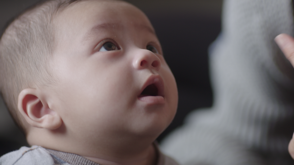 Fun Face Game to Help Your Baby Learn To Talk - BBC Tiny Happy People