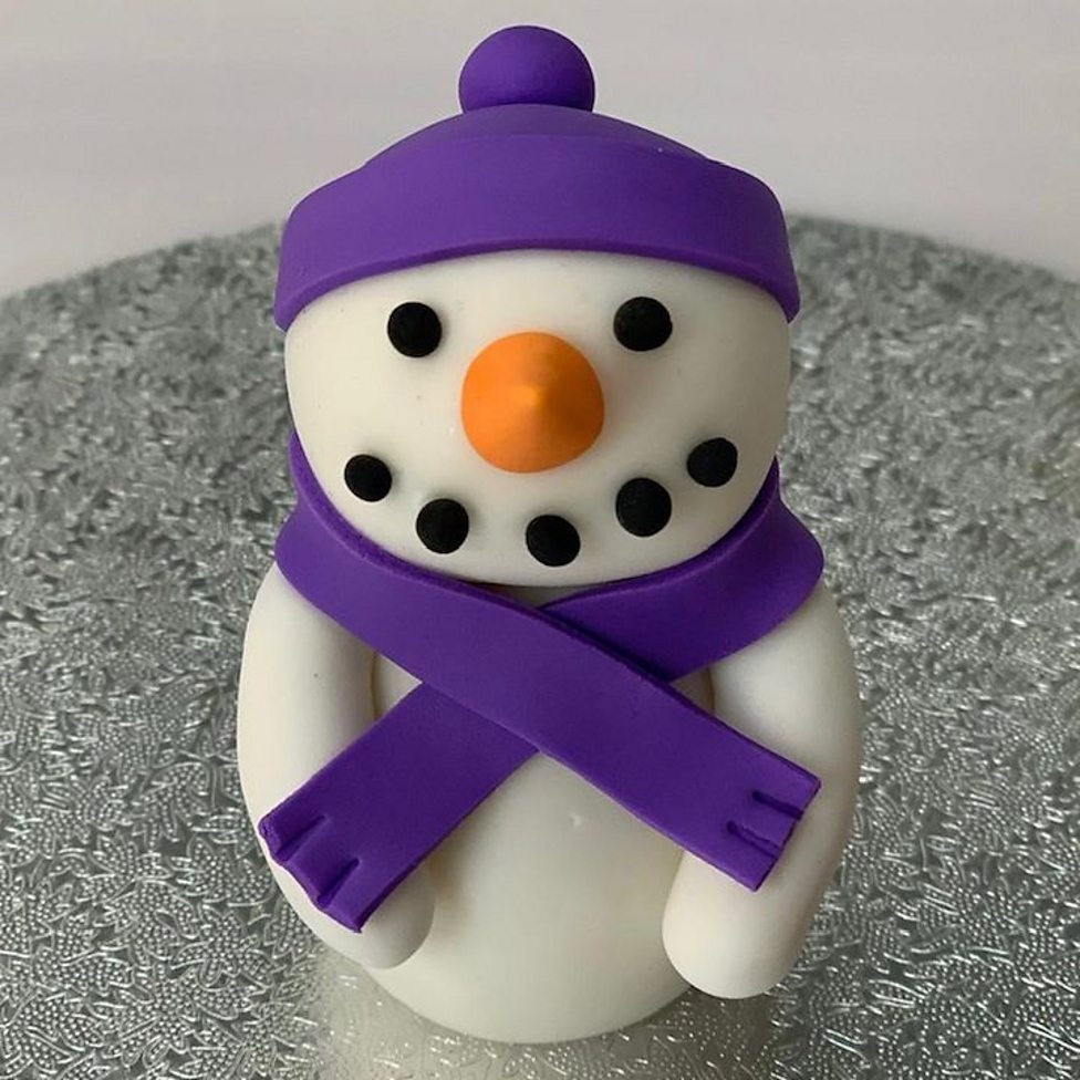 How to make easy Christmas cake decorations - BBC Food