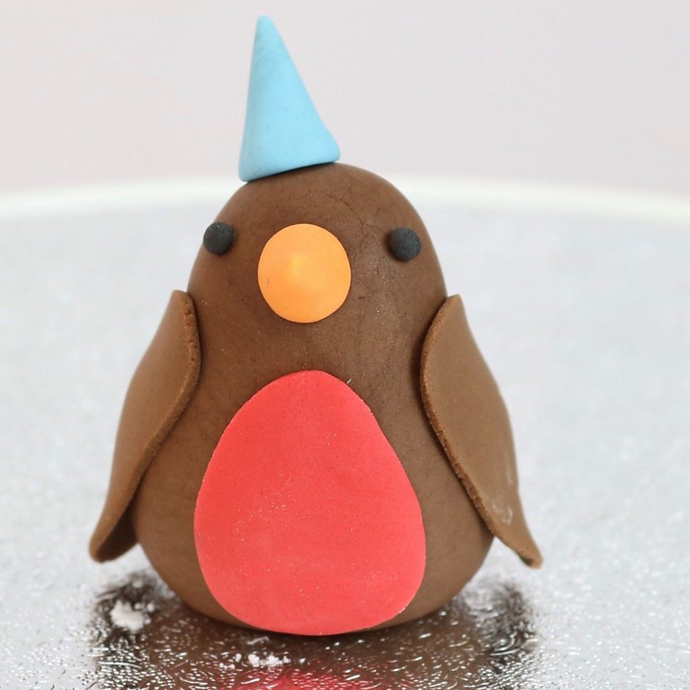 How to make easy Christmas cake decorations - BBC Food
