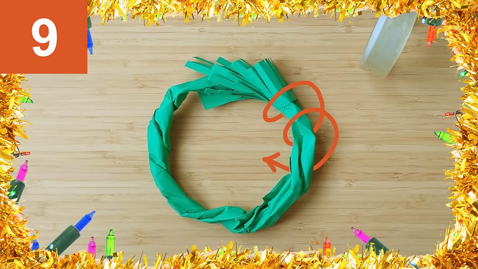 Make a paper Christmas wreath - BBC Bitesize