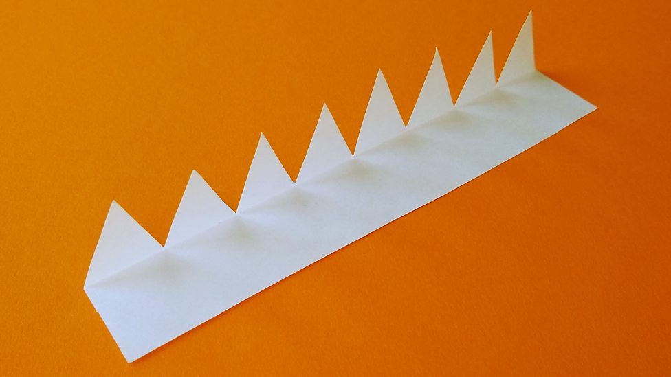 Make paper fringes - zigzags - BBC Bitesize