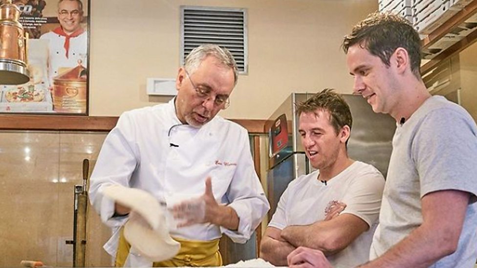 5 things you need to know to make great pizza - BBC Food