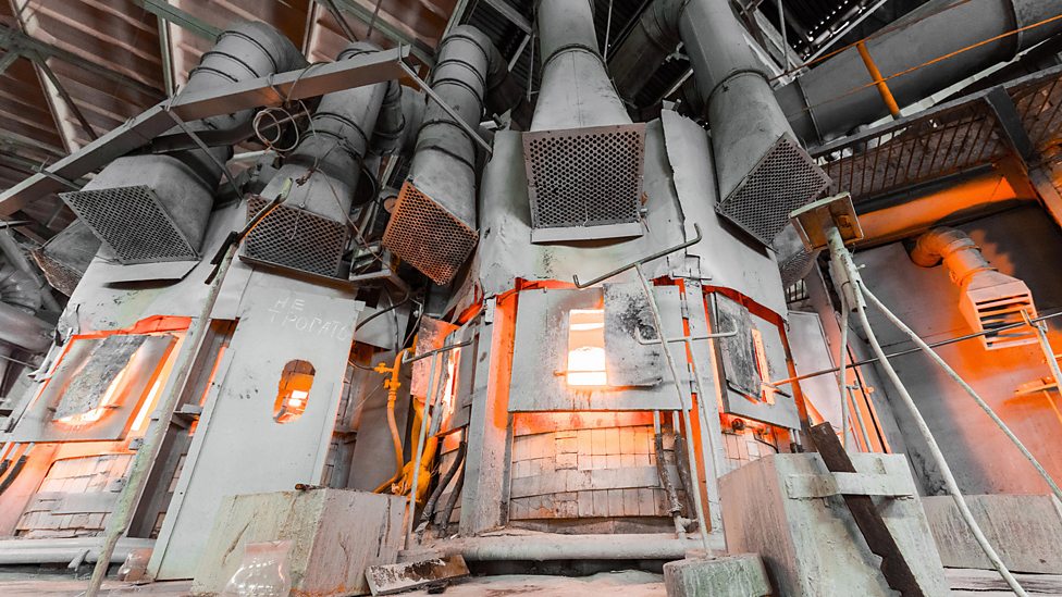 Is glass a sustainable material? - BBC Bitesize