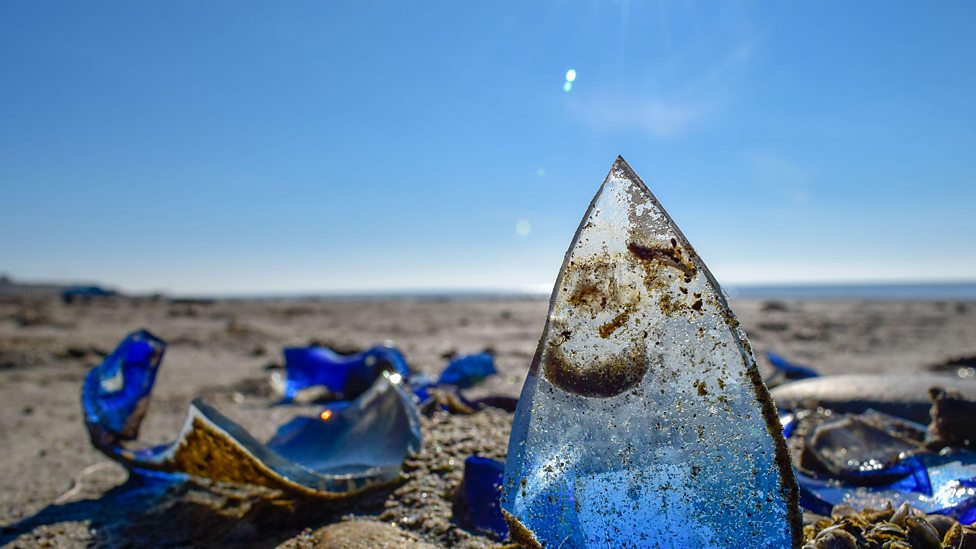 Is glass a sustainable material? - BBC Bitesize