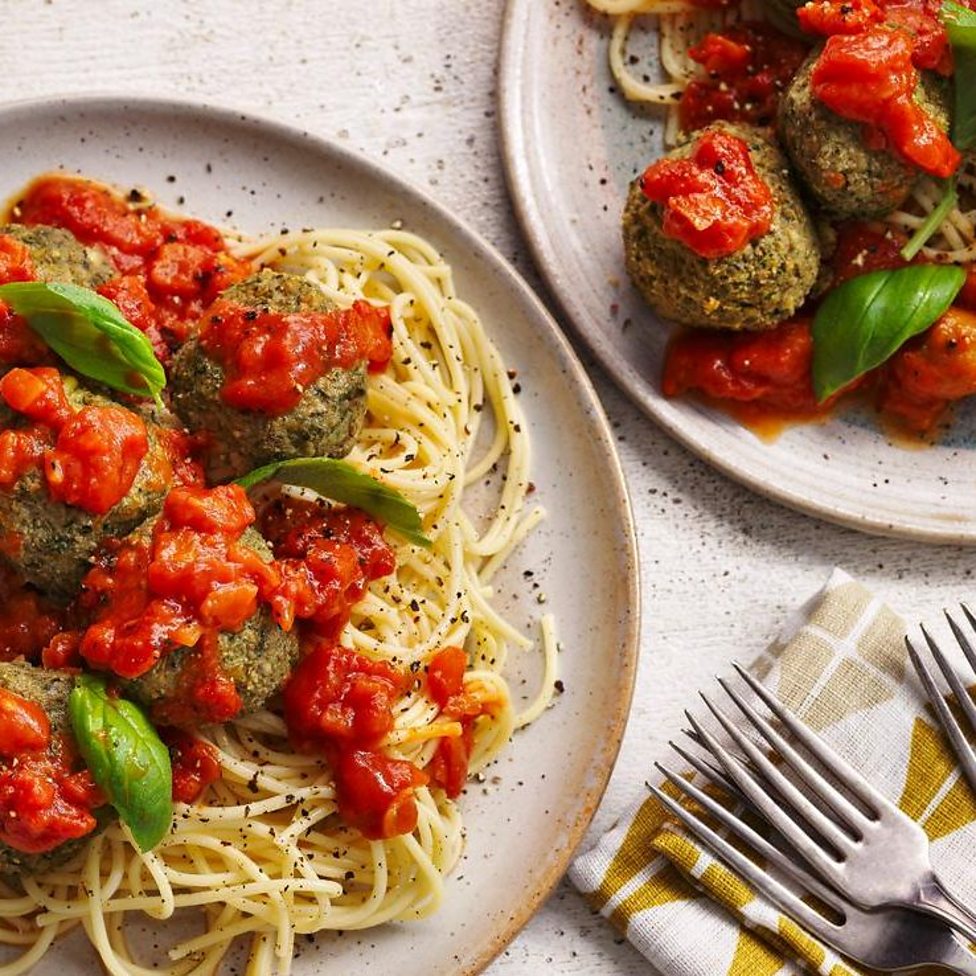 Students spill the beans on how they plan to eat well at uni - BBC Food