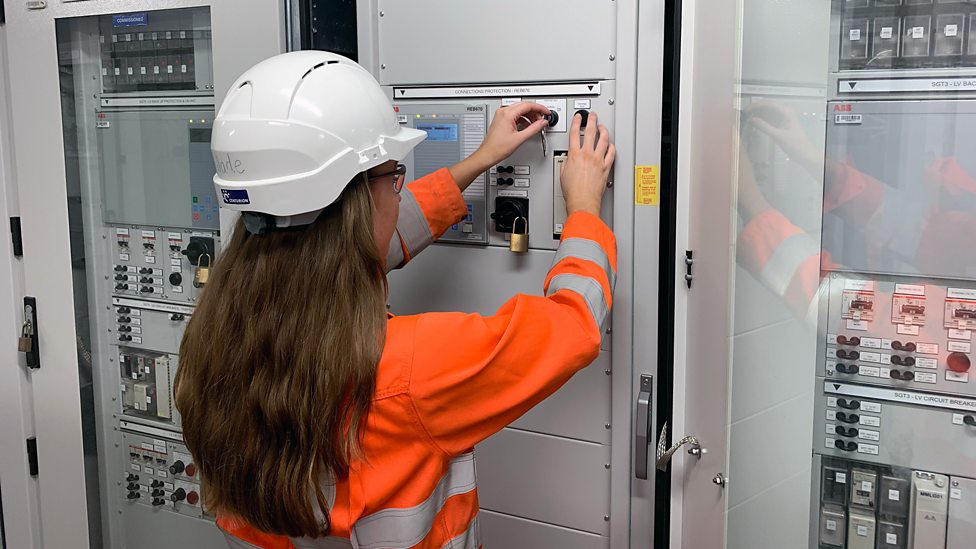 How to become a substation engineer apprentice: Jade’s story - BBC Bitesize