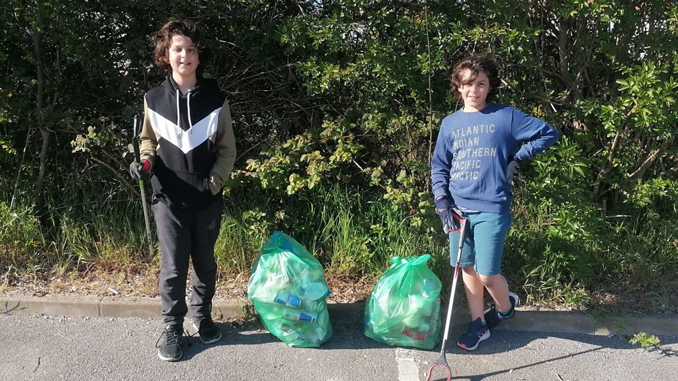 6 litter picking heroes share their top litter picking tips - BBC Bitesize