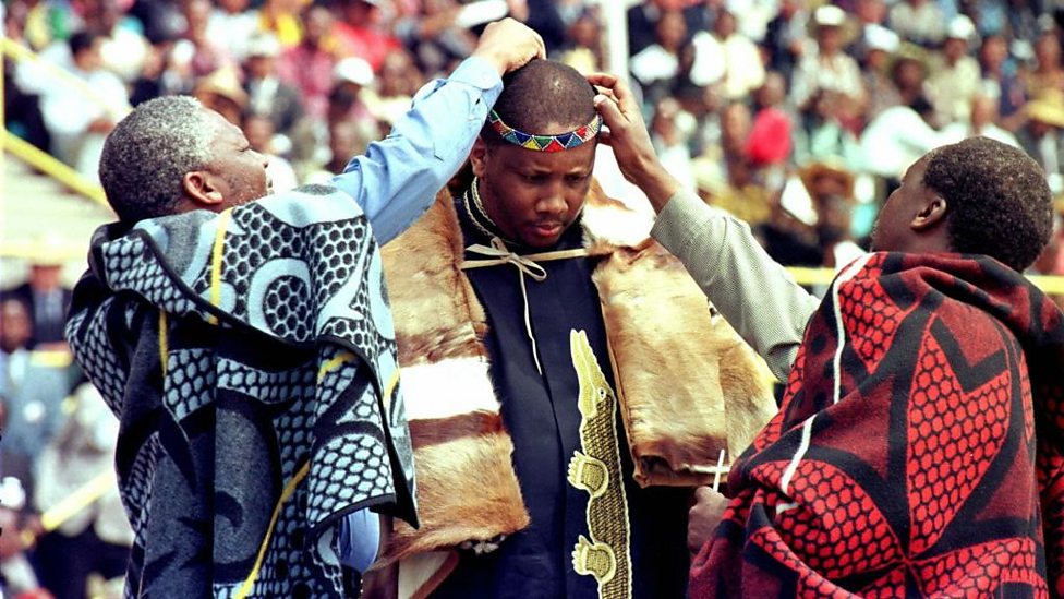 Four times that the coronation was a little bit different - BBC Bitesize