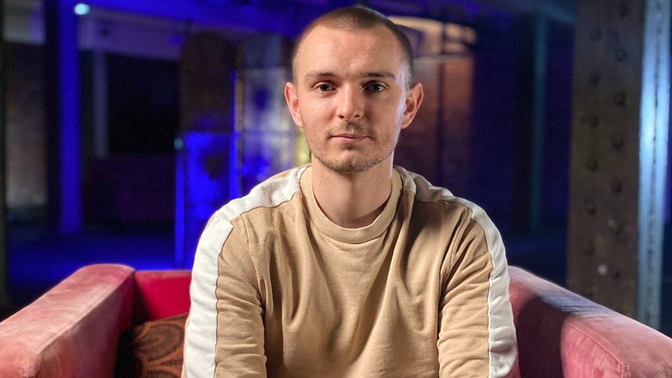 Gambling addiction: 'A vicious cycle I couldn't get out of' - BBC Three