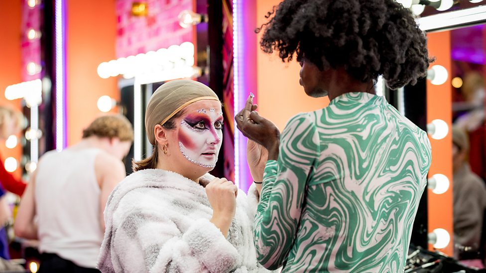 RuPaul's Drag Race UK series 4 episode 7 runway recap: All the looks ...