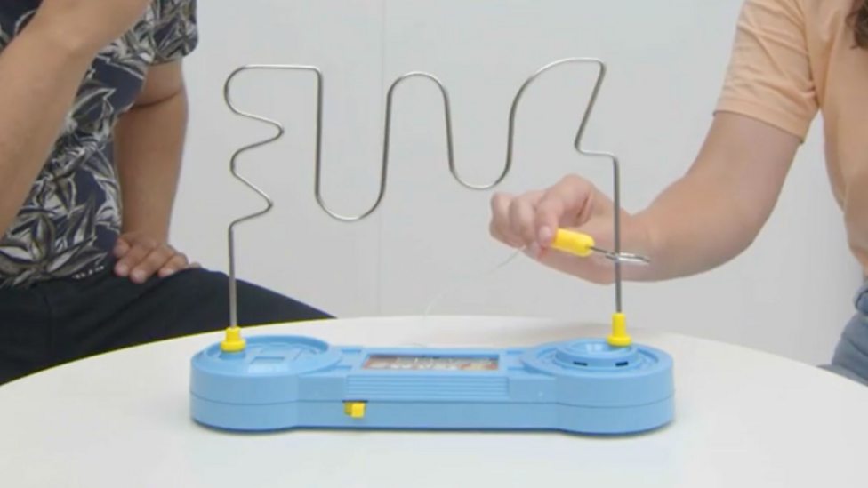 Electrical circuits - BBC Bitesize