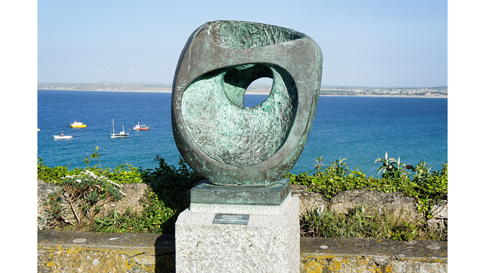 Who was Barbara Hepworth? | KS1 | Primary - BBC Bitesize