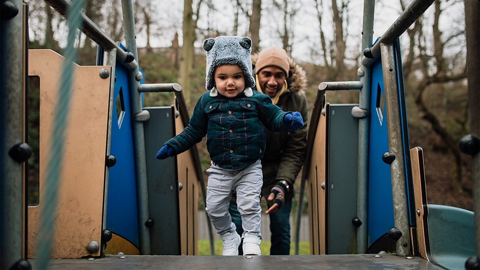 How to boost children's confidence in early years - BBC Tiny Happy People