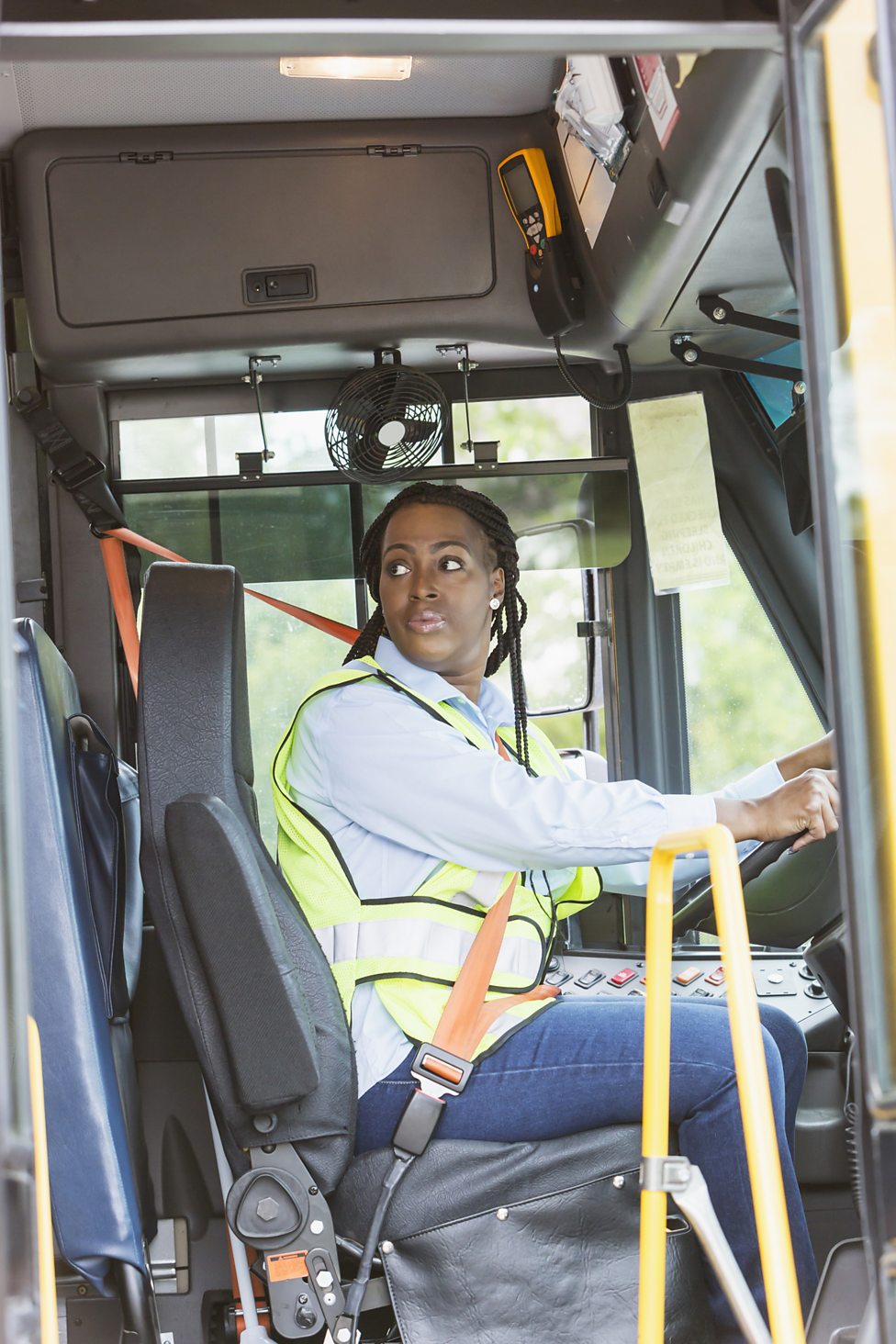 How the yellow school bus became a symbol of American life - BBC Bitesize